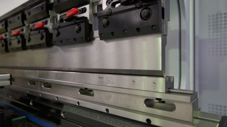 Ensuring press brake (and staff) safety – MTI Magazine